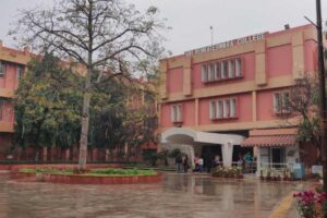 Top 10 Arts Colleges in Delhi University - DU Squad